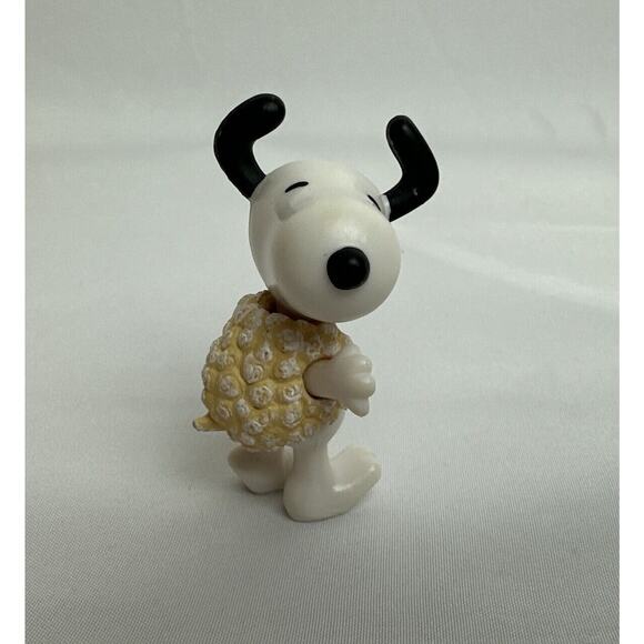 Peanuts | Toys | Snoopy In Sheep Costume Peanuts 25 Vinyl Figure Toy ...